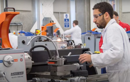 Software Engineer vs. Mechanical Engineer: What’s the Difference ...